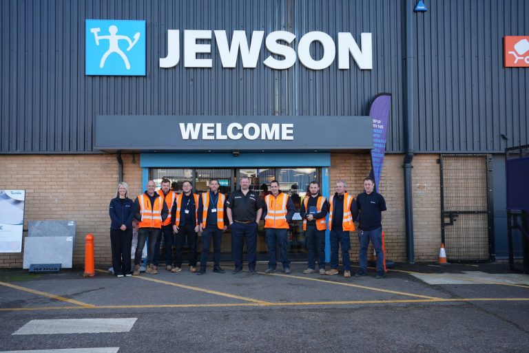 Jewson to sponsor darts legend James Wade - Builders Merchants Journal ...