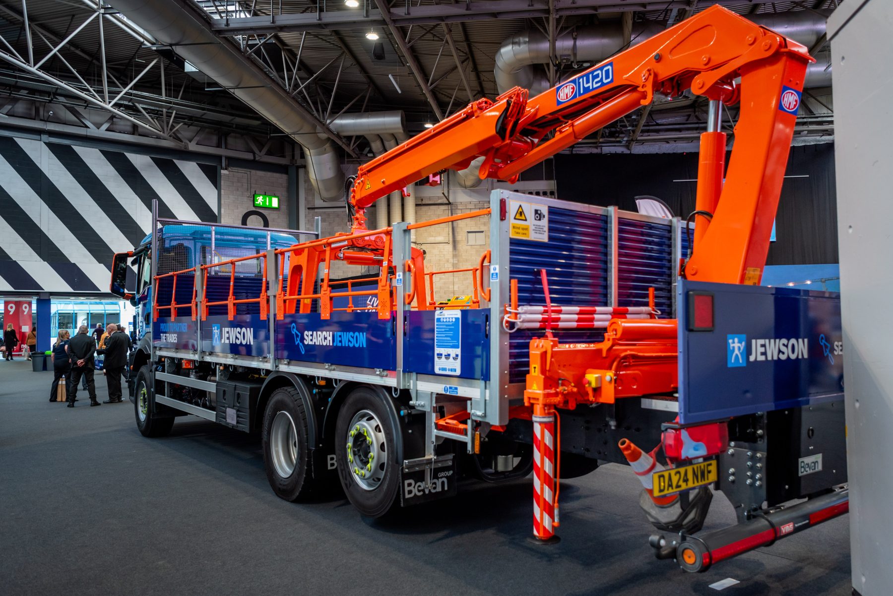 Jewson unveils Bridgwater branch as blueprint for the future - Builders ...