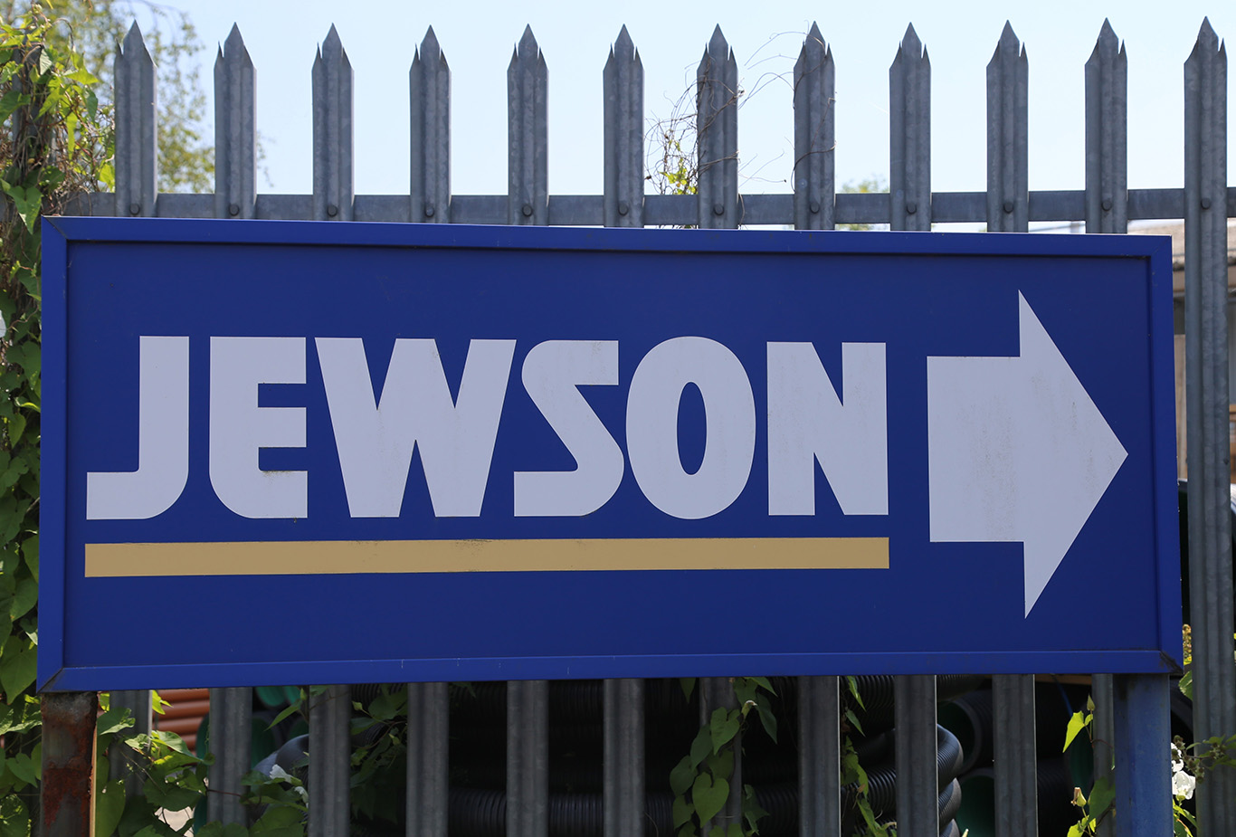 Saint Gobain quits UK merchant sector with sale of Jewson - Builders ...