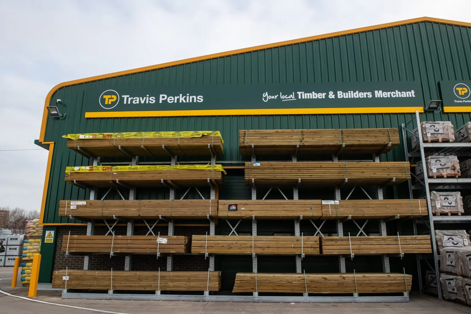 Travis Perkins joins TDUK and celebrates major timber milestone ...