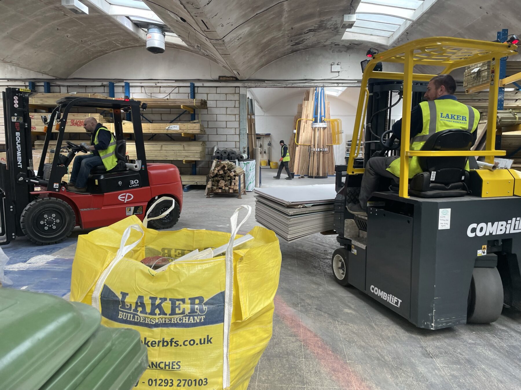 Laker celebrates a fully electric forklift fleet - Builders Merchants ...