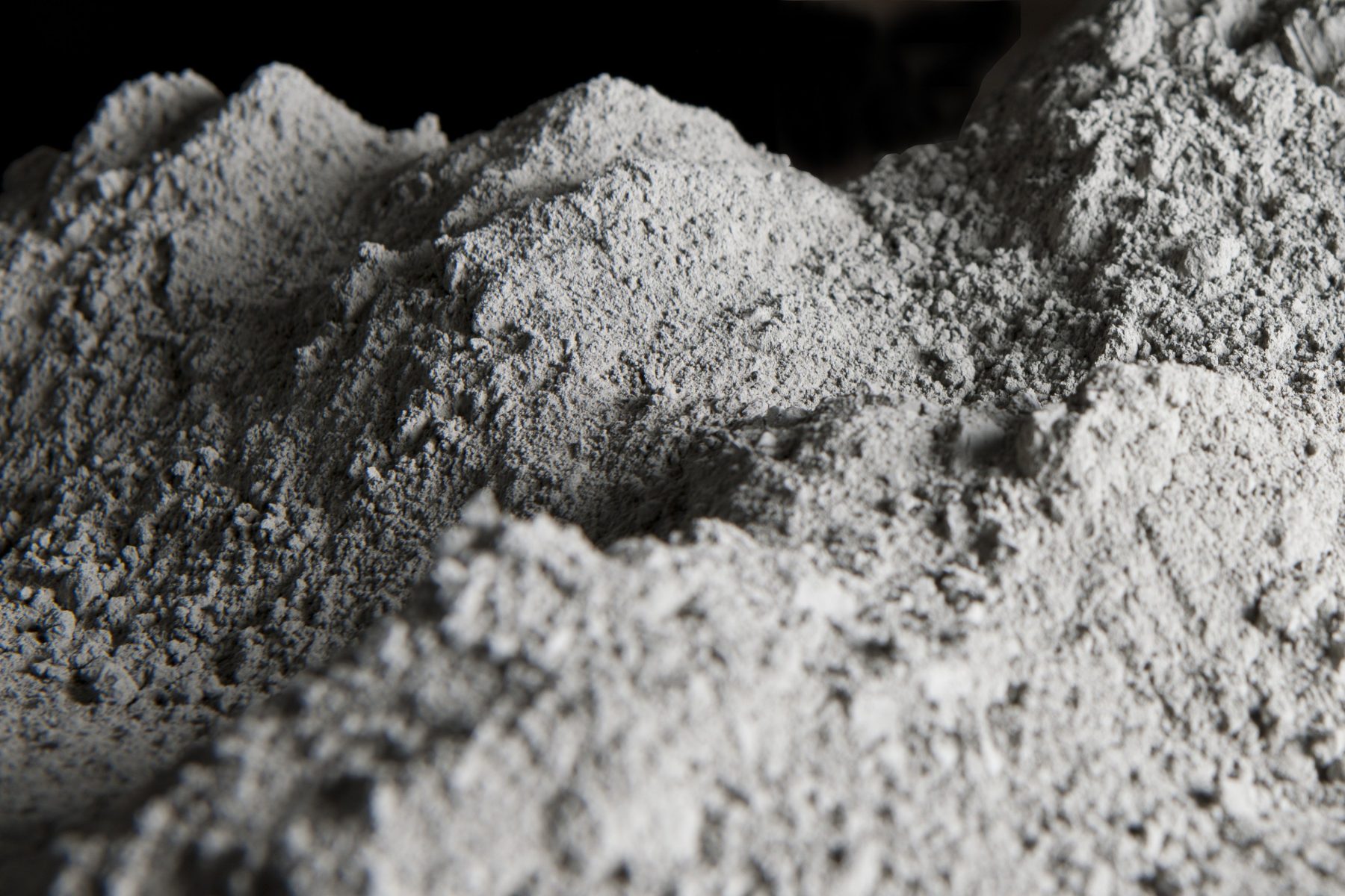 Cambridge scientists herald breakthrough in hunt for zero-carbon cement ...